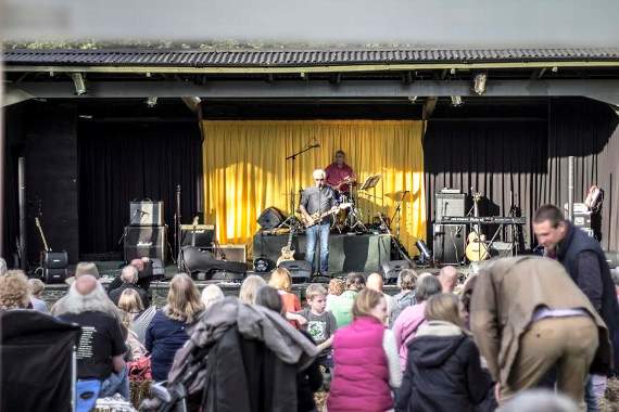 Musical finale of summer at Linton pub | rossgazette.com