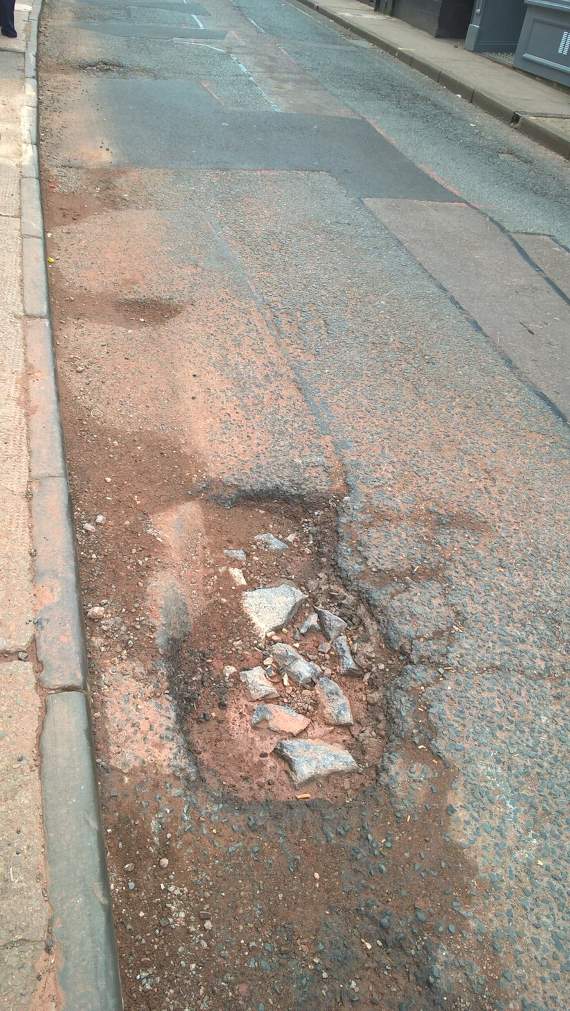 Hazards caused by craters in Ross-on-Wye roads | rossgazette.com
