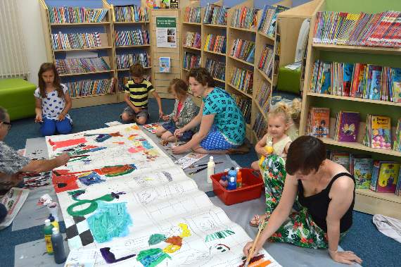 Children help create colourful new addition for Ross-on-Wye Library ...