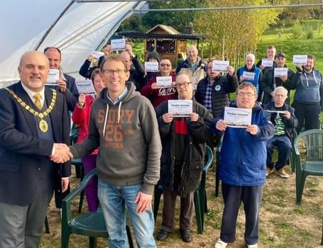 Mayor visits Ross Community Garden | rossgazette.com