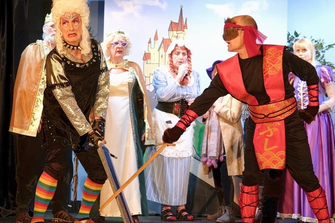 Rapunzel panto proves a hit ‘oh yes it does’ | rossgazette.com