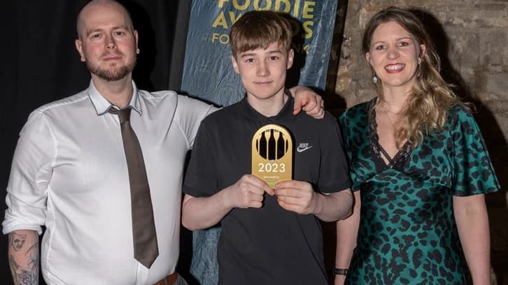 Teen cooks up a storm at awards | rossgazette.com