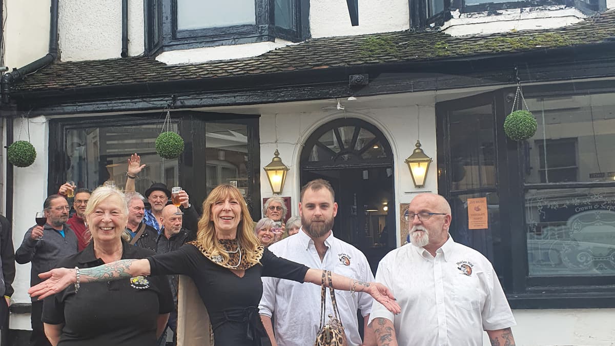Historic pub reopens in Ross | rossgazette.com