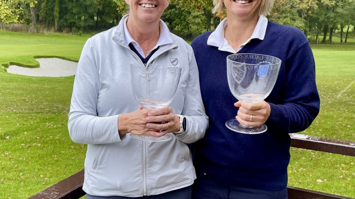 Kerry and Hannah show golf club ladies the way | rossgazette.com