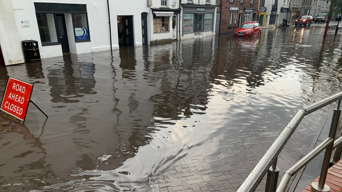 Town road to be resurfaced despite sewerage concerns | rossgazette.com